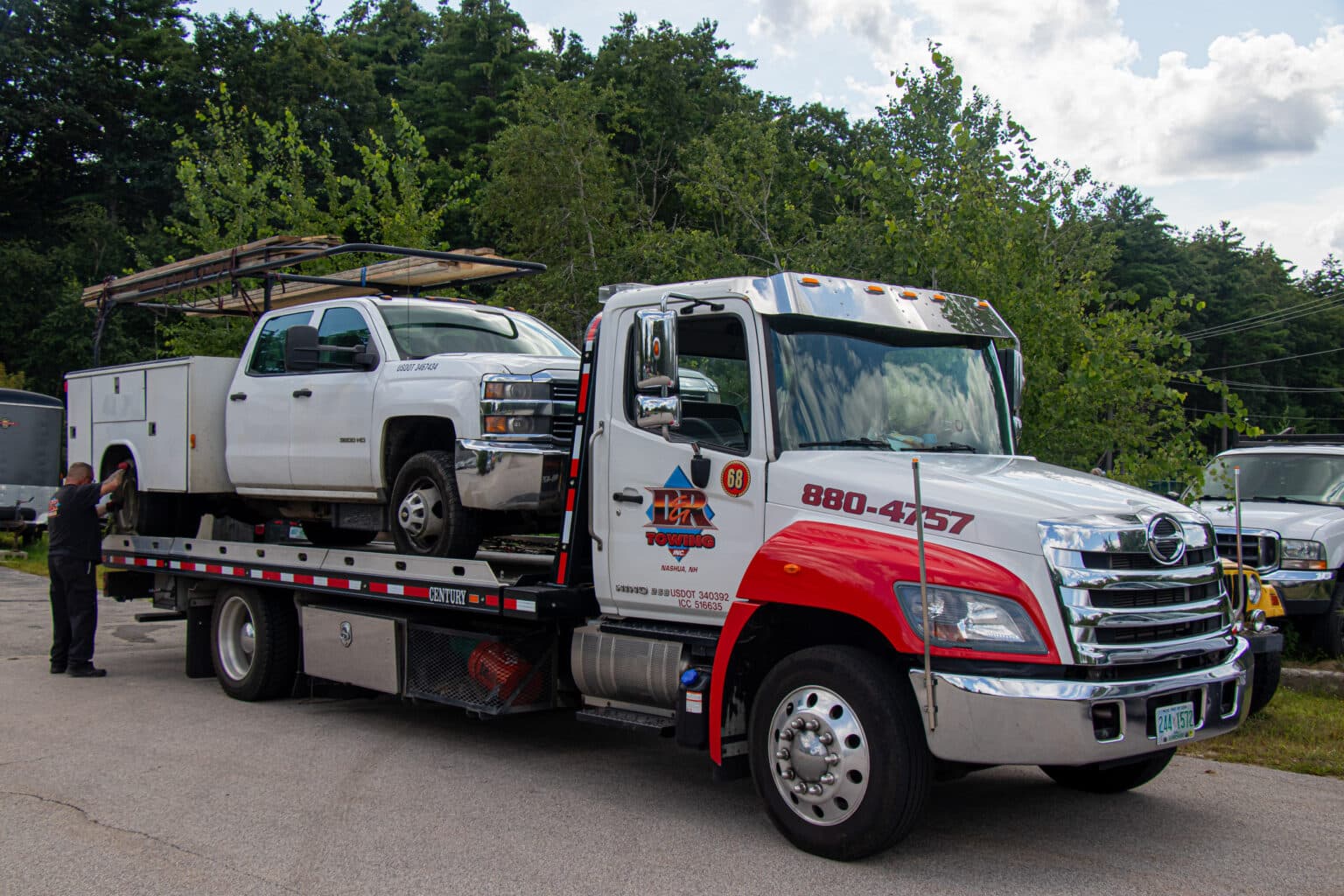 Towing & Roadside Assistance NH & MA | D&R Towing Inc.